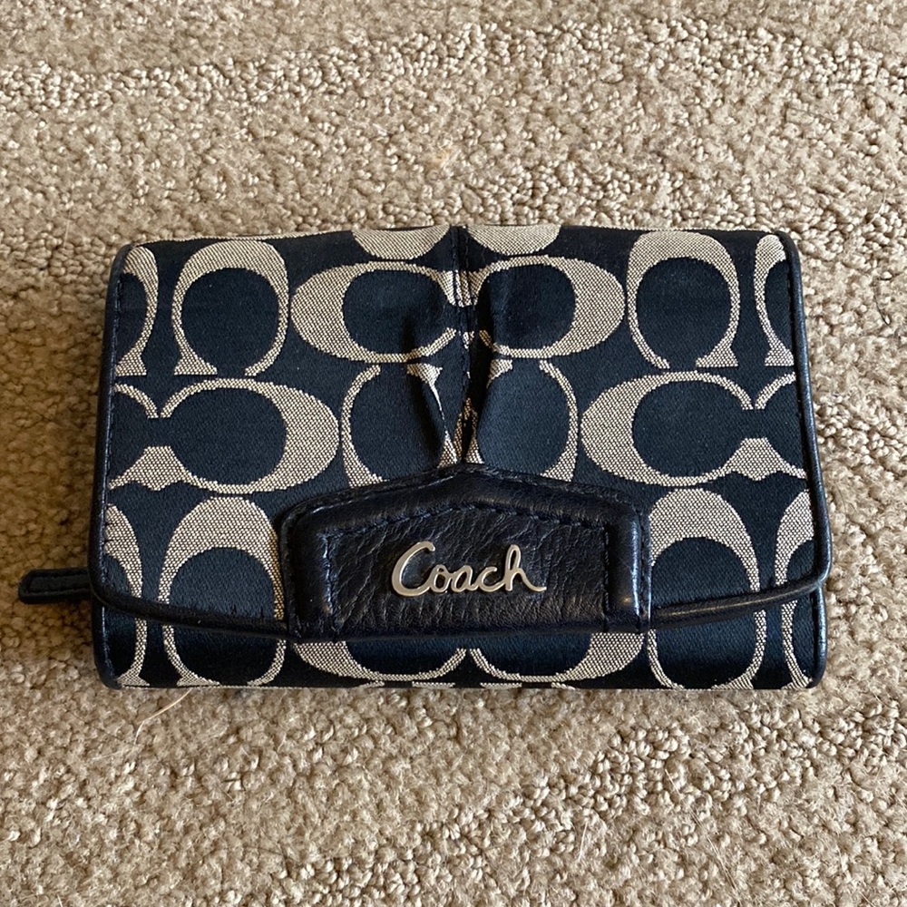 Coach Black And Gray Signature Wallet - Gem